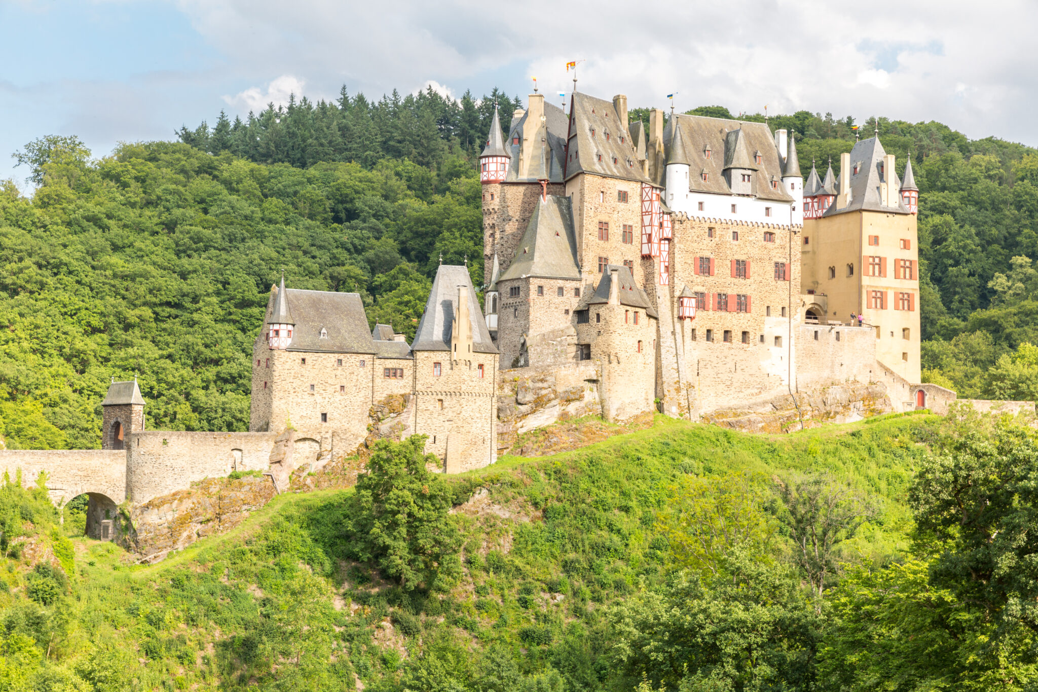 The impregnable fortress: the enchanting history of Eltz Castle - The ...