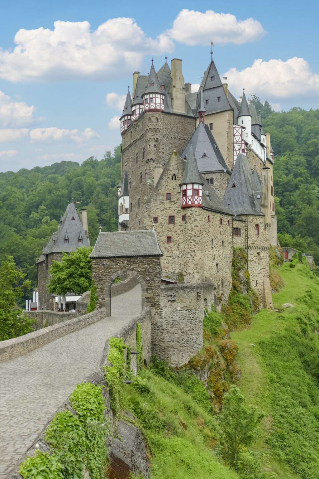 The impregnable fortress: the enchanting history of Eltz Castle - The ...