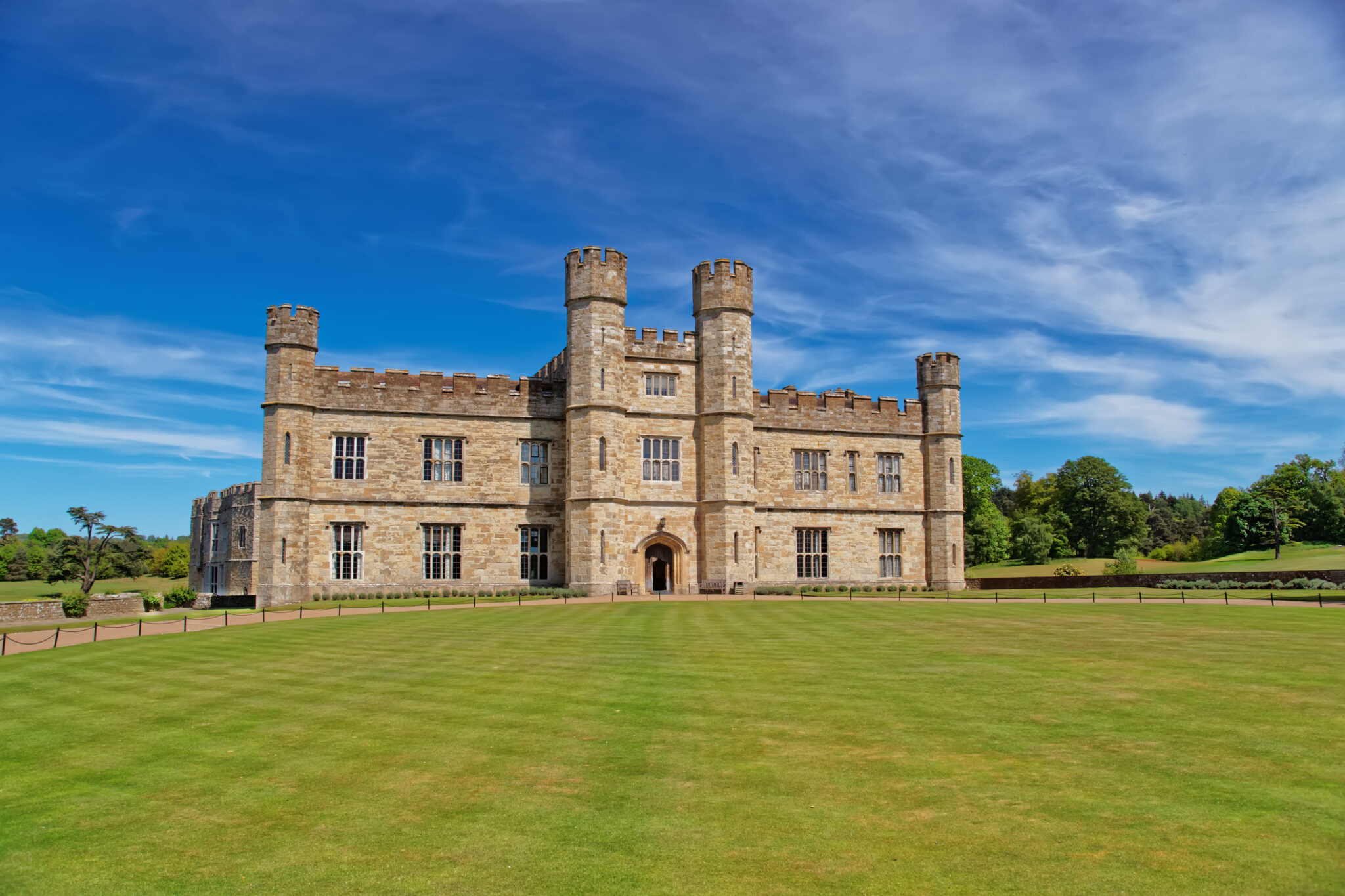 The Enchanting Legacy of Leeds Castle: Myths, Legends, and History ...